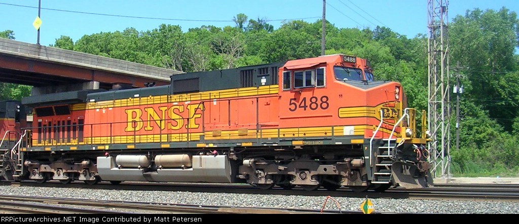 BNSF 5488